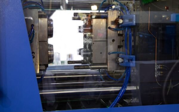 Plastic Injection Molding Process: Step-by-Step Guide for Precision ...